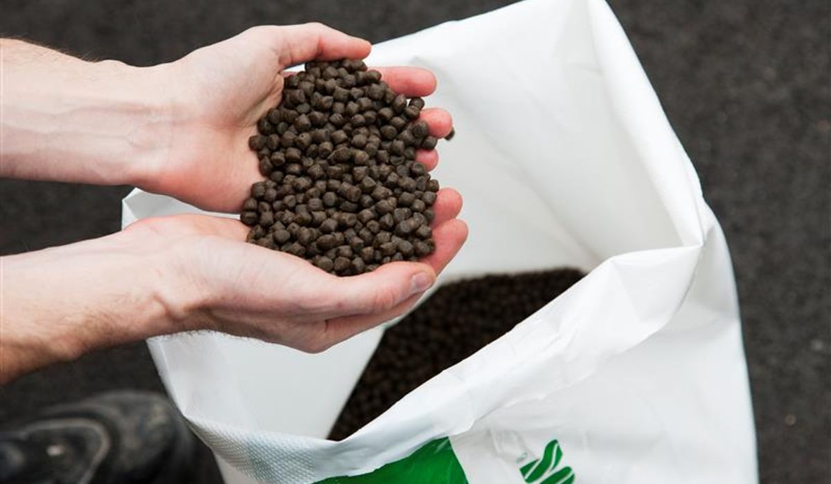 Functional Feeds - EWOS - Canada